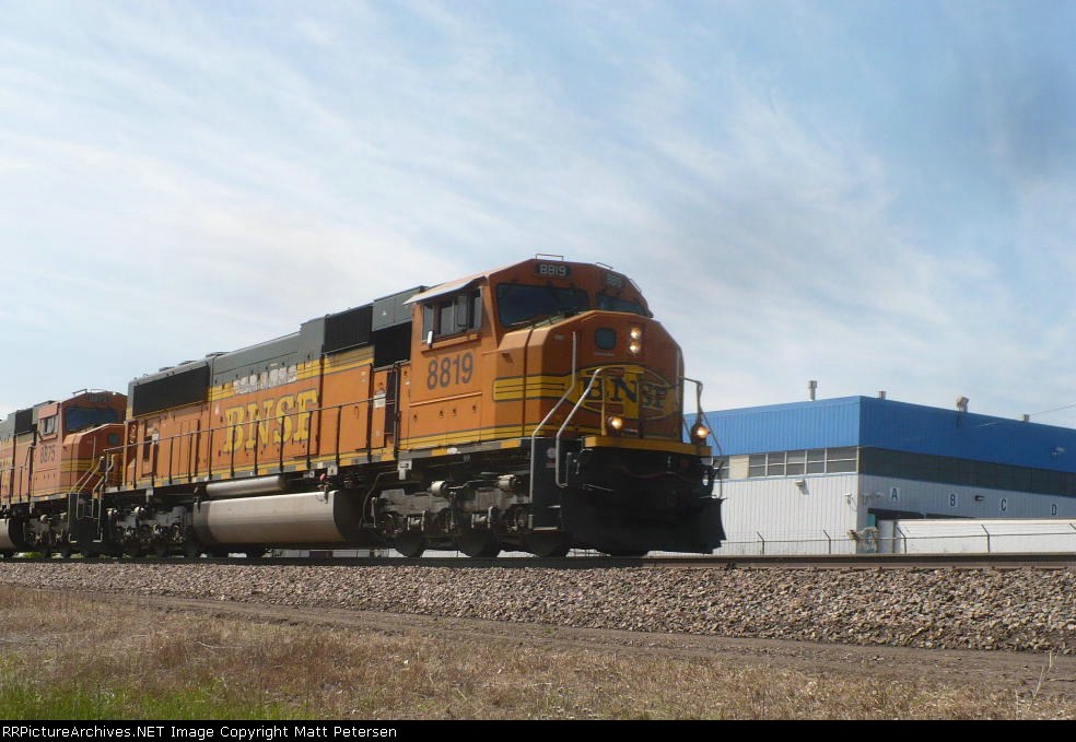 BNSF 8819